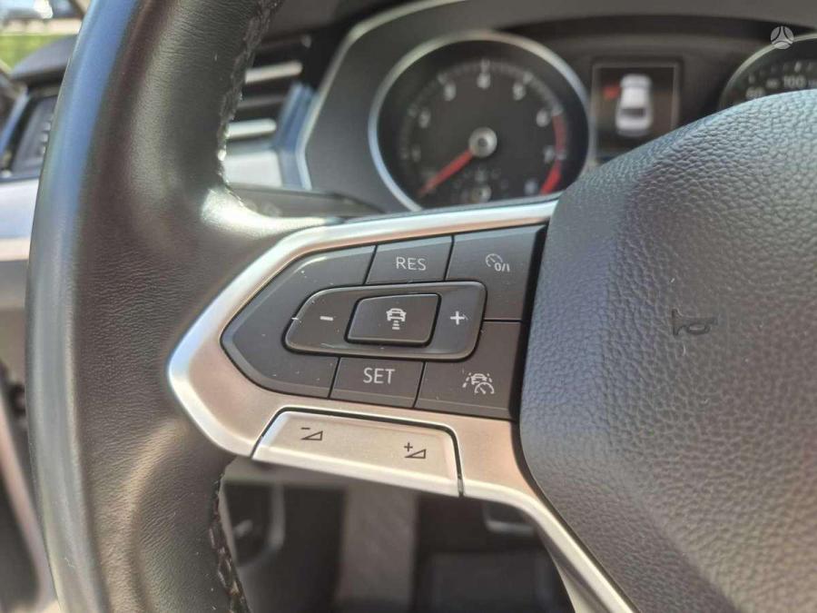 Grey Volkswagen Passat 2020 in Vilnius, with an engine capacity of 1.50 L and mileage of 164 thousand km for 14900 €, photo 10 on AUTOMOTO.COM.LV