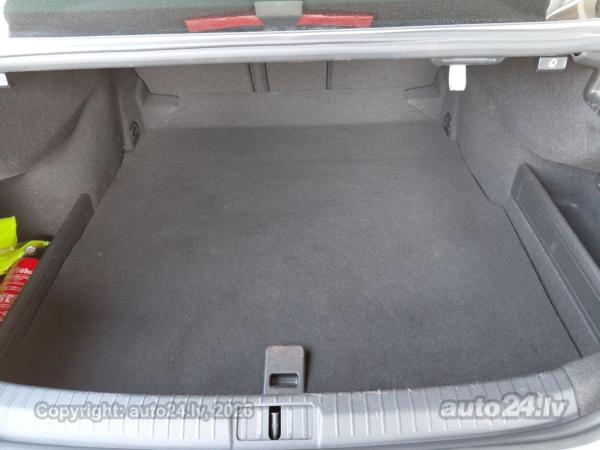 Pelēks Volkswagen Passat 2020 Tallina, ar dzinēja tilpumu 1.50 L un nobraukumu 74 tūkst. km par 19800 €, foto 11 vietnē AUTOMOTO.COM.LV