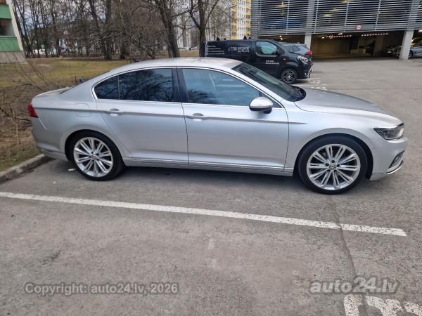Grey Volkswagen Passat 2020 in Tallinn, with an engine capacity of 2.00 L and mileage of 89 thousand km for 23995 €, photo 4 on AUTOMOTO.COM.LV