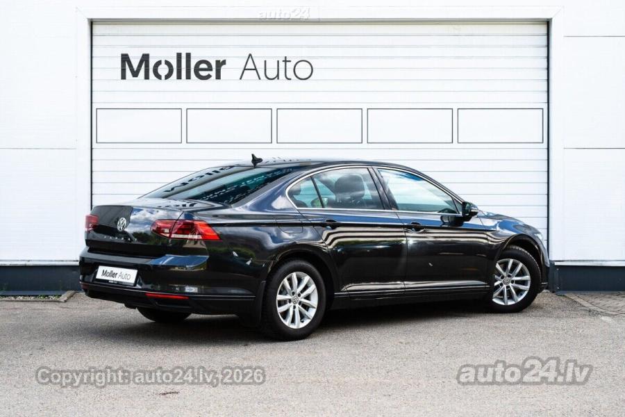 Grey Volkswagen Passat 2020 in Riga, with an engine capacity of 1.50 L and mileage of 111 thousand km for 17677 €, photo 4 on AUTOMOTO.COM.LV