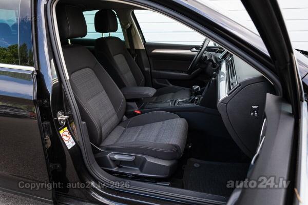 Grey Volkswagen Passat 2020 in Riga, with an engine capacity of 1.50 L and mileage of 111 thousand km for 17677 €, photo 6 on AUTOMOTO.COM.LV