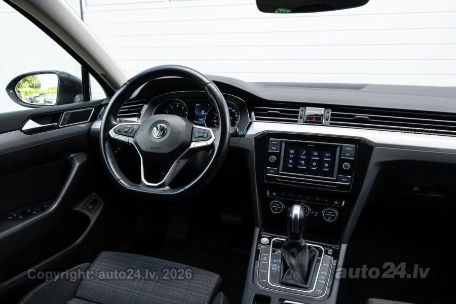 Grey Volkswagen Passat 2020 in Riga, with an engine capacity of 1.50 L and mileage of 111 thousand km for 17677 €, photo 10 on AUTOMOTO.COM.LV