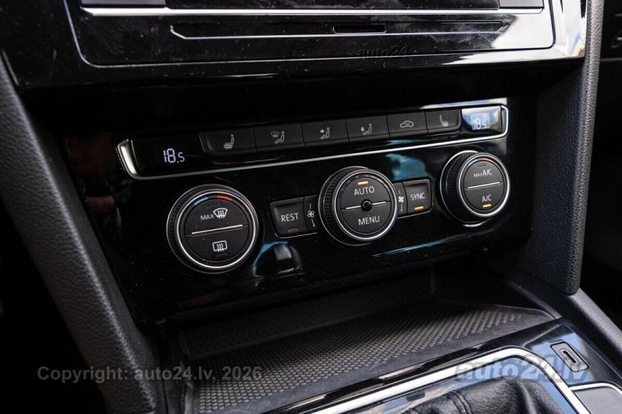 Grey Volkswagen Passat 2020 in Riga, with an engine capacity of 1.50 L and mileage of 111 thousand km for 17677 €, photo 14 on AUTOMOTO.COM.LV