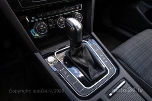 Grey Volkswagen Passat 2020 in Riga, with an engine capacity of 1.50 L and mileage of 111 thousand km for 17677 €, photo 15 on AUTOMOTO.COM.LV