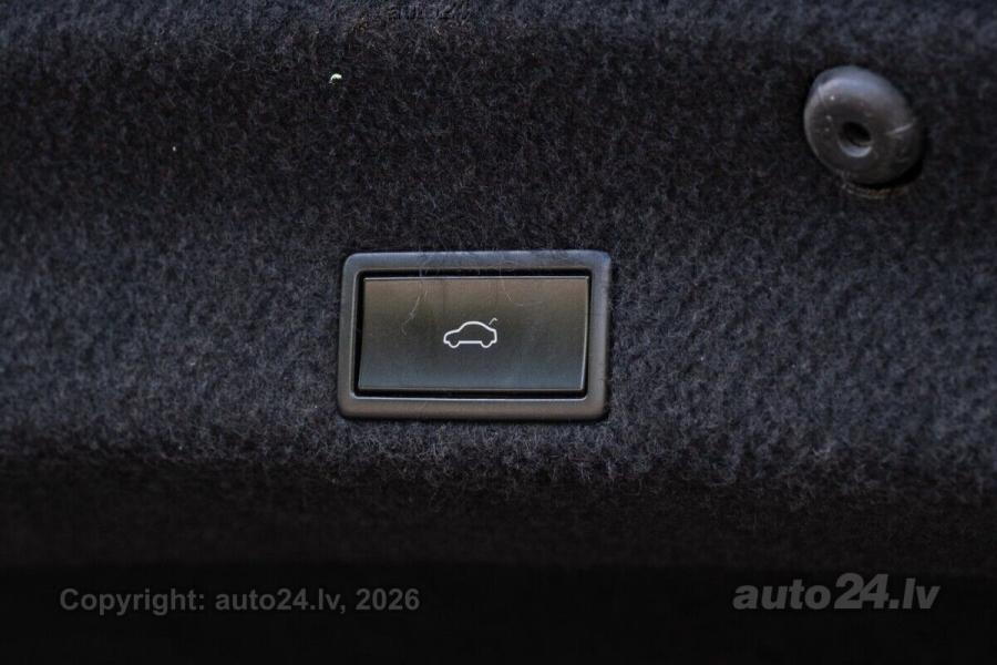 Grey Volkswagen Passat 2020 in Riga, with an engine capacity of 1.50 L and mileage of 111 thousand km for 17677 €, photo 17 on AUTOMOTO.COM.LV