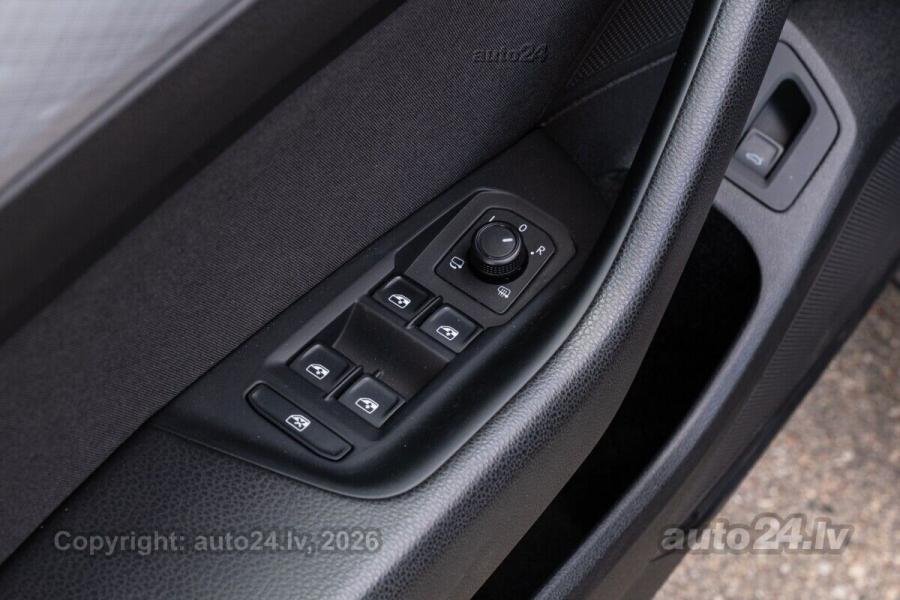 Grey Volkswagen Passat 2020 in Riga, with an engine capacity of 1.50 L and mileage of 111 thousand km for 17677 €, photo 19 on AUTOMOTO.COM.LV