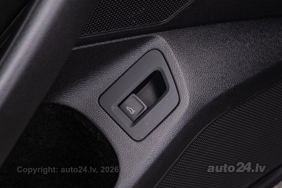 Grey Volkswagen Passat 2020 in Riga, with an engine capacity of 1.50 L and mileage of 111 thousand km for 17677 €, photo 20 on AUTOMOTO.COM.LV