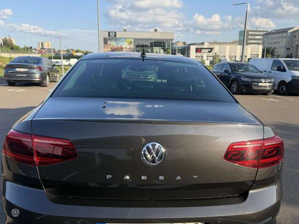Grey Volkswagen Passat 2020 in Vilnius, with an engine capacity of 1.50 L and mileage of 158 thousand km for 17200 €, photo 5 on AUTOMOTO.COM.LV