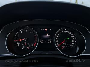Grey Volkswagen Passat 2020 in Rakvere, with an engine capacity of 1.50 L and mileage of 195 thousand km for 16900 €, photo 16 on AUTOMOTO.COM.LV