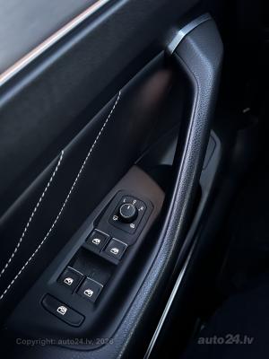 Grey Volkswagen Passat 2020 in Rakvere, with an engine capacity of 1.50 L and mileage of 195 thousand km for 16900 €, photo 18 on AUTOMOTO.COM.LV