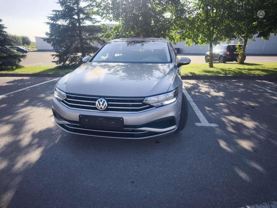 Pelēks Volkswagen Passat 2020 Panevēža, ar dzinēja tilpumu 1.50 L un nobraukumu 80 tūkst. km par 15900 €, foto 3 vietnē AUTOMOTO.COM.LV