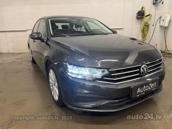 Grey Volkswagen Passat 2021 in Tallinn, with an engine capacity of 1.50 L and mileage of 125 thousand km for 13995 €, photo 3 on AUTOMOTO.COM.LV