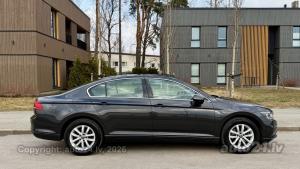 Pelēks Volkswagen Passat 2021 Tallina, ar dzinēja tilpumu 2.00 L un nobraukumu 61 tūkst. km par 22000 €, foto 3 vietnē AUTOMOTO.COM.LV