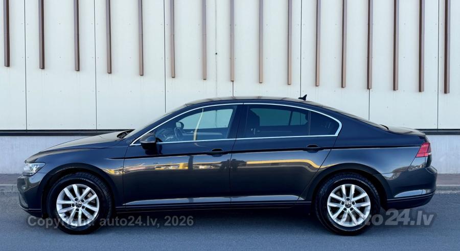 Pelēks Volkswagen Passat 2021 Tallina, ar dzinēja tilpumu 1.50 L un nobraukumu 132 tūkst. km par 17500 €, foto 4 vietnē AUTOMOTO.COM.LV