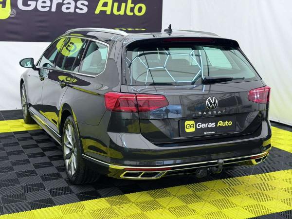 Grey Volkswagen Passat 2021 in Vilnius, with an engine capacity of 1.97 L and mileage of 246 thousand km for 16990 €, photo 4 on AUTOMOTO.COM.LV