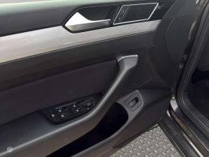Pelēks Volkswagen Passat 2021 Kauņa, ar dzinēja tilpumu 2.00 L un nobraukumu 150 tūkst. km par 15999 €, foto 14 vietnē AUTOMOTO.COM.LV