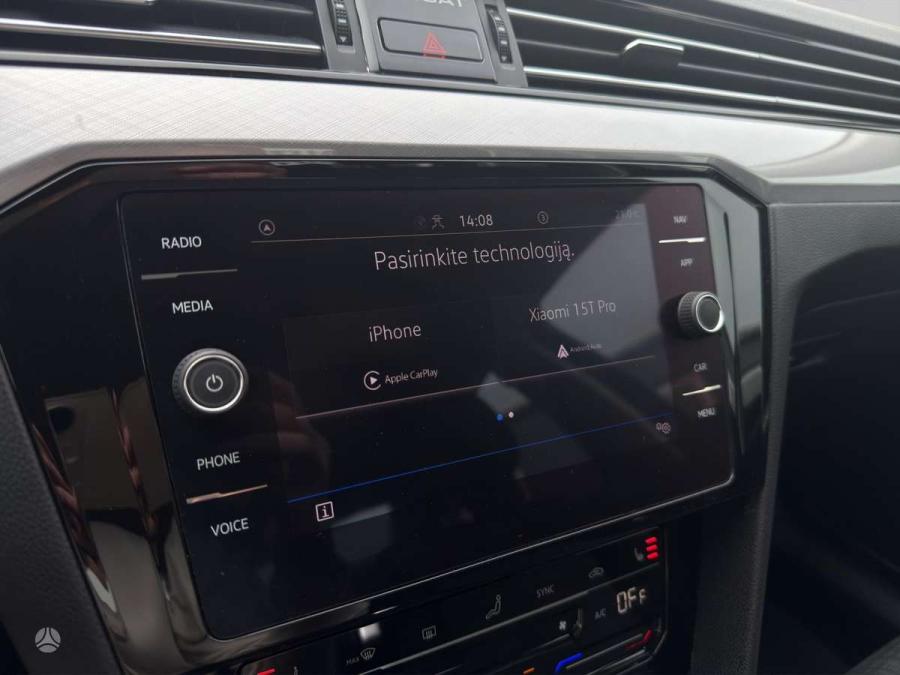Pelēks Volkswagen Passat 2021 Kauņa, ar dzinēja tilpumu 2.00 L un nobraukumu 150 tūkst. km par 15999 €, foto 18 vietnē AUTOMOTO.COM.LV