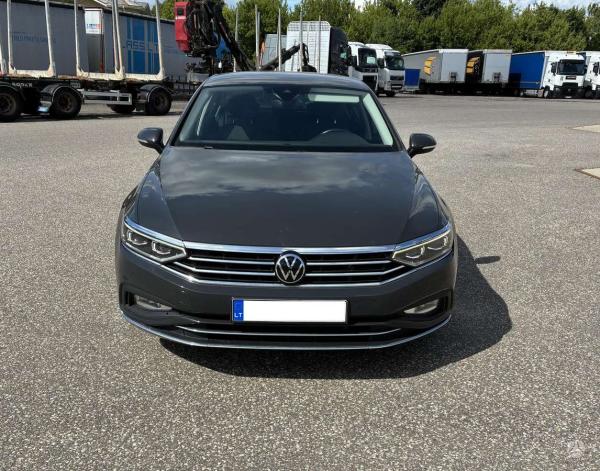 Grey Volkswagen Passat 2021 in Vilnius, with an engine capacity of 1.50 L and mileage of 128 thousand km for 17900 €, photo 1 on AUTOMOTO.COM.LV