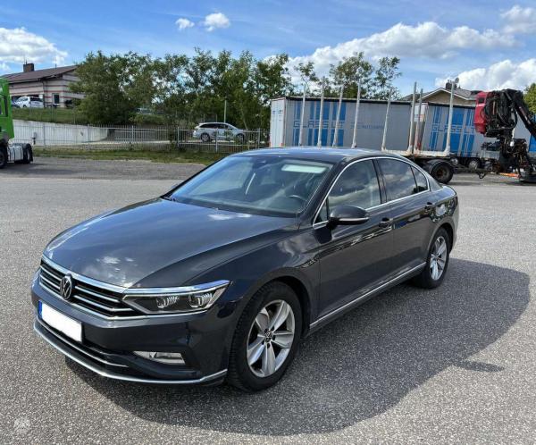 Grey Volkswagen Passat 2021 in Vilnius, with an engine capacity of 1.50 L and mileage of 128 thousand km for 17900 €, photo 6 on AUTOMOTO.COM.LV