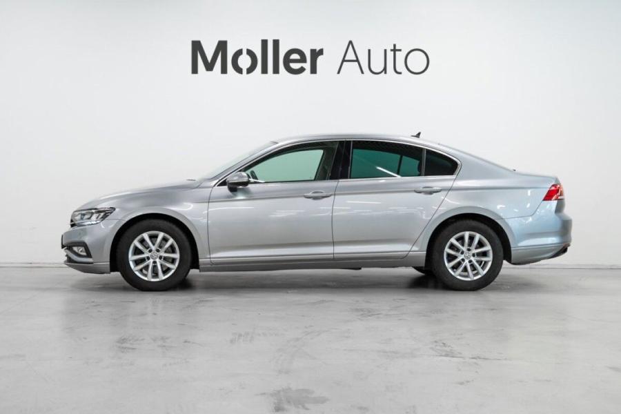 Pelēks Volkswagen Passat 2021 Viļņa, ar dzinēja tilpumu 1.50 L un nobraukumu 115 tūkst. km par 16500 €, foto 3 vietnē AUTOMOTO.COM.LV