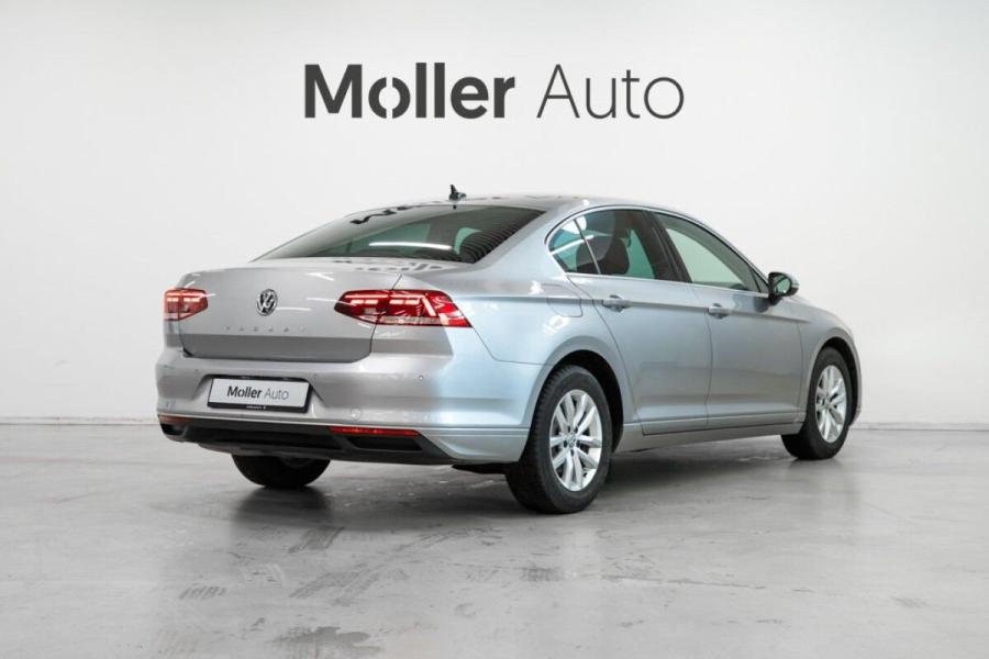 Pelēks Volkswagen Passat 2021 Viļņa, ar dzinēja tilpumu 1.50 L un nobraukumu 115 tūkst. km par 16500 €, foto 4 vietnē AUTOMOTO.COM.LV