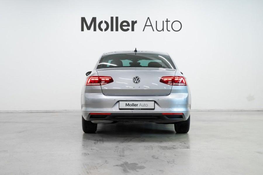 Pelēks Volkswagen Passat 2021 Viļņa, ar dzinēja tilpumu 1.50 L un nobraukumu 115 tūkst. km par 16500 €, foto 7 vietnē AUTOMOTO.COM.LV