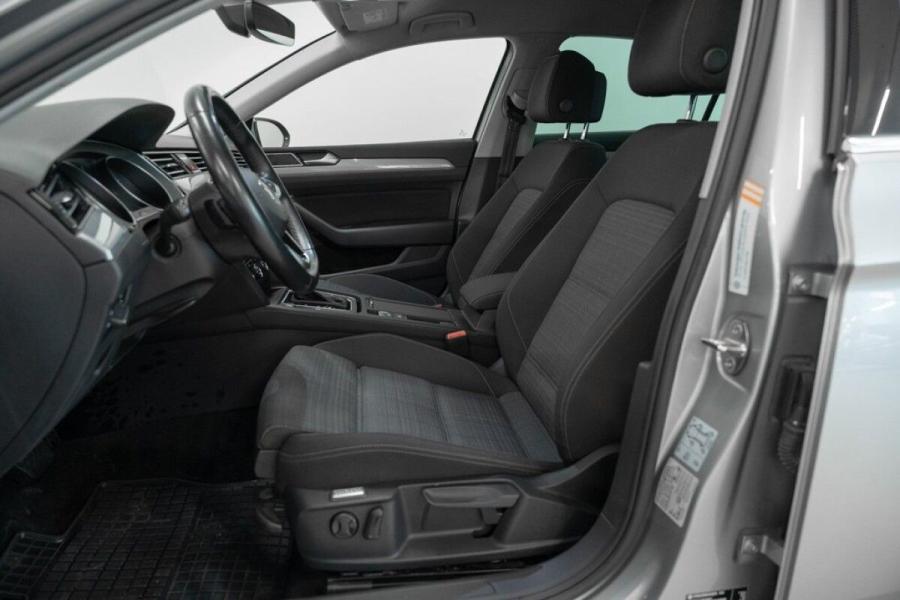 Pelēks Volkswagen Passat 2021 Viļņa, ar dzinēja tilpumu 1.50 L un nobraukumu 115 tūkst. km par 16500 €, foto 8 vietnē AUTOMOTO.COM.LV