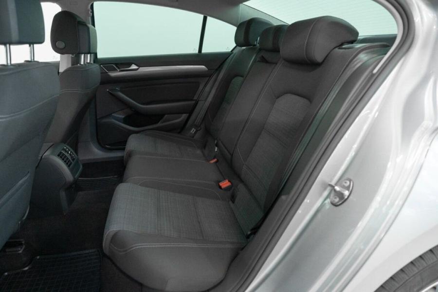 Pelēks Volkswagen Passat 2021 Viļņa, ar dzinēja tilpumu 1.50 L un nobraukumu 115 tūkst. km par 16500 €, foto 17 vietnē AUTOMOTO.COM.LV
