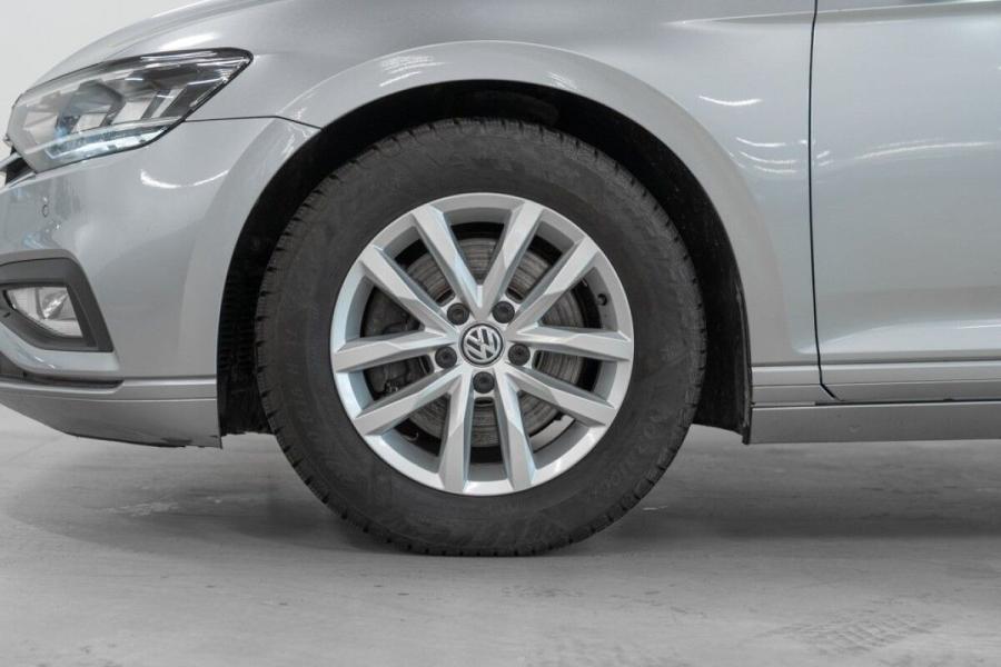Pelēks Volkswagen Passat 2021 Viļņa, ar dzinēja tilpumu 1.50 L un nobraukumu 115 tūkst. km par 16500 €, foto 21 vietnē AUTOMOTO.COM.LV