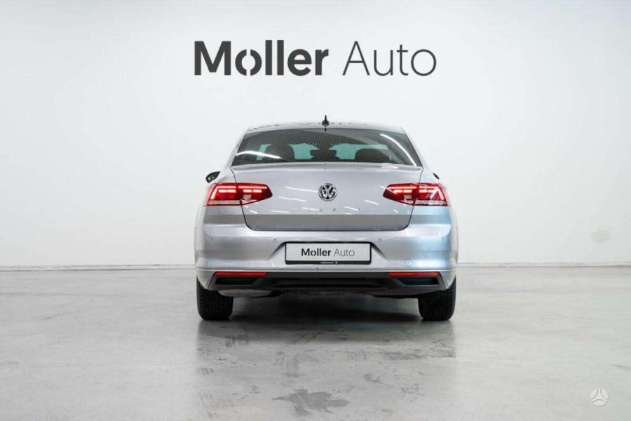 Grey Volkswagen Passat 2021 in Vilnius, with an engine capacity of 1.50 L and mileage of 115 thousand km for 16500 €, photo 7 on AUTOMOTO.COM.LV