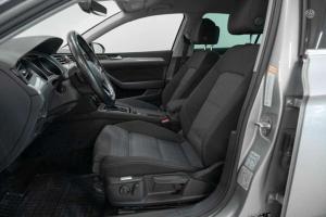 Grey Volkswagen Passat 2021 in Vilnius, with an engine capacity of 1.50 L and mileage of 115 thousand km for 16500 €, photo 8 on AUTOMOTO.COM.LV