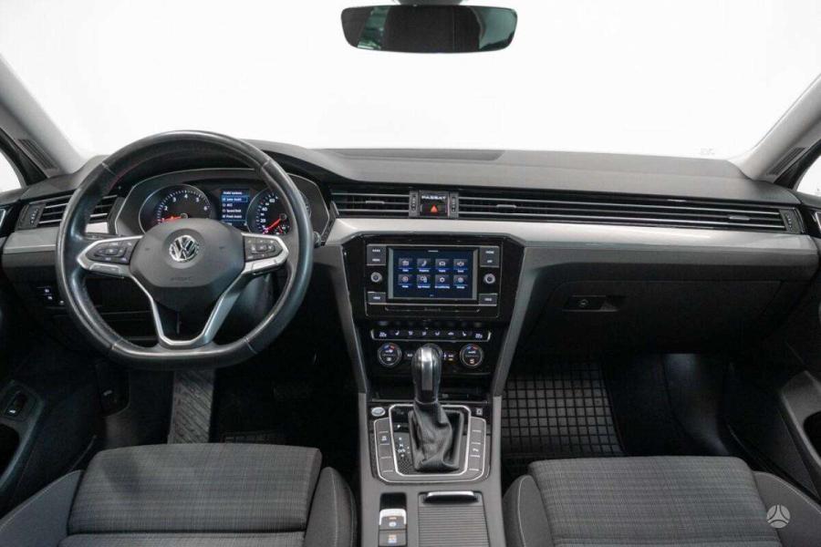 Grey Volkswagen Passat 2021 in Vilnius, with an engine capacity of 1.50 L and mileage of 115 thousand km for 16500 €, photo 9 on AUTOMOTO.COM.LV