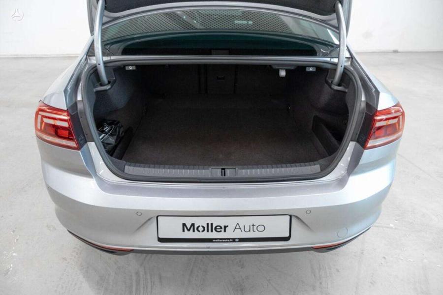 Grey Volkswagen Passat 2021 in Vilnius, with an engine capacity of 1.50 L and mileage of 115 thousand km for 16500 €, photo 18 on AUTOMOTO.COM.LV