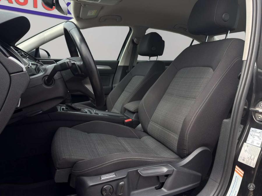 Pelēks Volkswagen Passat 2021 Kauņa, ar dzinēja tilpumu 2.00 L un nobraukumu 150 tūkst. km par 15999 €, foto 15 vietnē AUTOMOTO.COM.LV