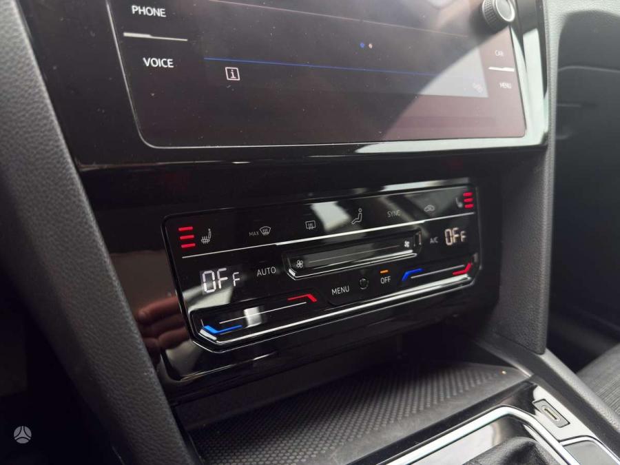 Pelēks Volkswagen Passat 2021 Kauņa, ar dzinēja tilpumu 2.00 L un nobraukumu 150 tūkst. km par 15999 €, foto 17 vietnē AUTOMOTO.COM.LV