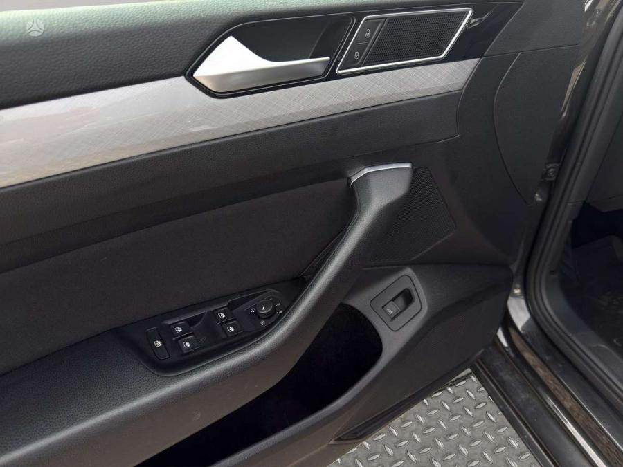 Pelēks Volkswagen Passat 2021 Kauņa, ar dzinēja tilpumu 2.00 L un nobraukumu 150 tūkst. km par 15999 €, foto 14 vietnē AUTOMOTO.COM.LV