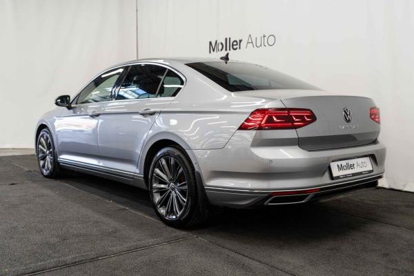 Grey Volkswagen Passat 2021 in Tallinn, with an engine capacity of 1.50 L and mileage of 65 thousand km for 19900 €, photo 4 on AUTOMOTO.COM.LV