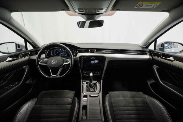 Grey Volkswagen Passat 2021 in Tallinn, with an engine capacity of 1.50 L and mileage of 65 thousand km for 19900 €, photo 10 on AUTOMOTO.COM.LV