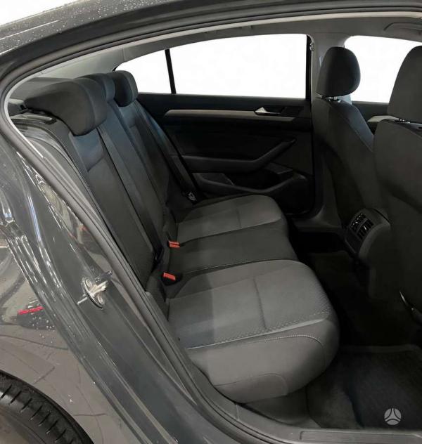 Pelēks Volkswagen Passat 2021 Kauņa, ar dzinēja tilpumu 1.50 L un nobraukumu 161 tūkst. km par 14200 €, foto 8 vietnē AUTOMOTO.COM.LV