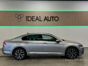Pelēks Volkswagen Passat 2021 Tallina, ar dzinēja tilpumu 1.50 L un nobraukumu 84 tūkst. km par 20990 €, foto 4 vietnē AUTOMOTO.COM.LV