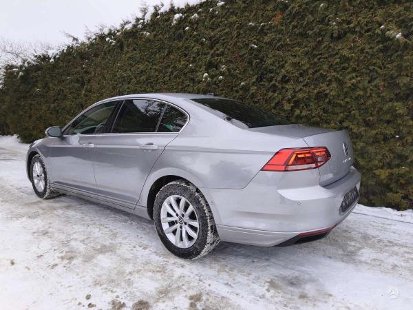 Grey Volkswagen Passat 2022 in Kalvarija, with an engine capacity of 1.50 L and mileage of 138 thousand km for 18937 €, photo 3 on AUTOMOTO.COM.LV