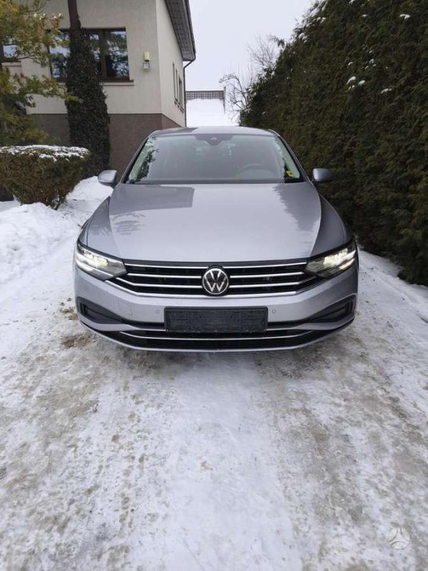 Grey Volkswagen Passat 2022 in Kalvarija, with an engine capacity of 1.50 L and mileage of 138 thousand km for 18937 €, photo 4 on AUTOMOTO.COM.LV
