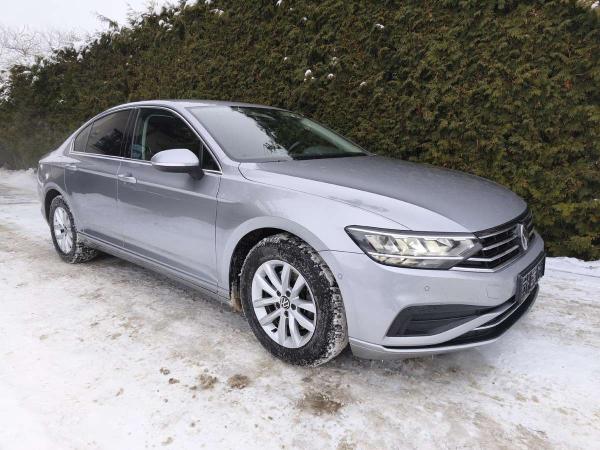 Grey Volkswagen Passat 2022 in Kalvarija, with an engine capacity of 1.50 L and mileage of 138 thousand km for 18937 €, photo 5 on AUTOMOTO.COM.LV