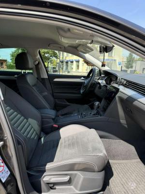 Pelēks Volkswagen Passat 2022 Mažeikiai, ar dzinēja tilpumu 1.50 L un nobraukumu 48 tūkst. km par 22400 €, foto 11 vietnē AUTOMOTO.COM.LV