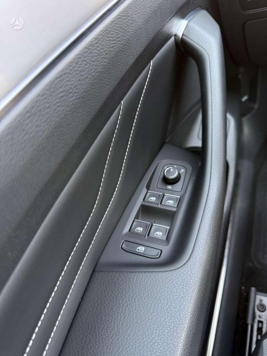 Pelēks Volkswagen Passat 2022 Mažeikiai, ar dzinēja tilpumu 1.50 L un nobraukumu 48 tūkst. km par 22400 €, foto 18 vietnē AUTOMOTO.COM.LV