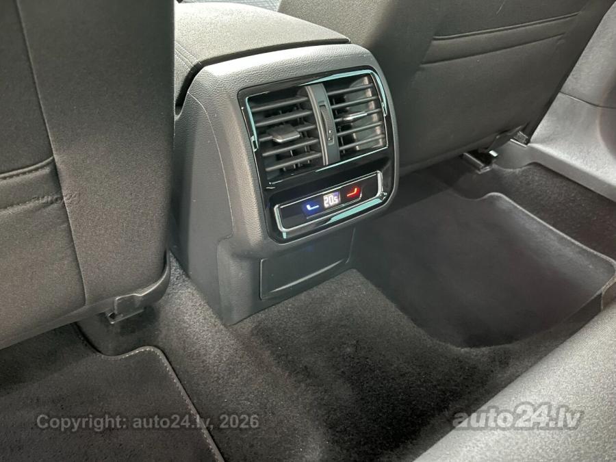 Pelēks Volkswagen Passat 2022 Tallina, ar dzinēja tilpumu 1.50 L un nobraukumu 121 tūkst. km par 18500 €, foto 18 vietnē AUTOMOTO.COM.LV