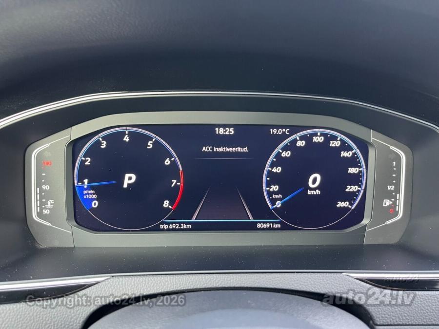 Pelēks Volkswagen Passat 2022 Tallina, ar dzinēja tilpumu 1.50 L un nobraukumu 121 tūkst. km par 18500 €, foto 24 vietnē AUTOMOTO.COM.LV