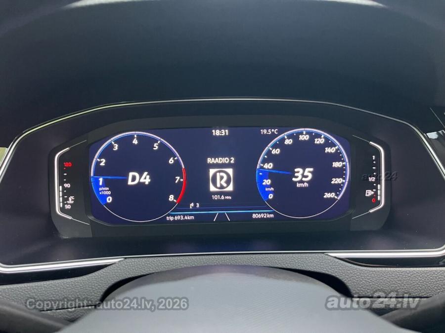 Pelēks Volkswagen Passat 2022 Tallina, ar dzinēja tilpumu 1.50 L un nobraukumu 121 tūkst. km par 18500 €, foto 26 vietnē AUTOMOTO.COM.LV