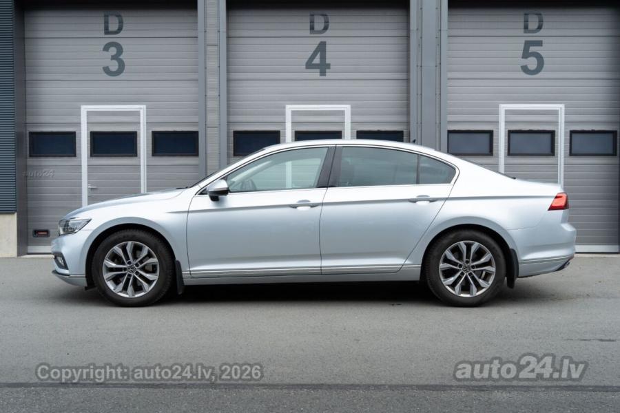 Pelēks Volkswagen Passat 2023 Tallina, ar dzinēja tilpumu 1.50 L un nobraukumu 43 tūkst. km par 27900 €, foto 2 vietnē AUTOMOTO.COM.LV
