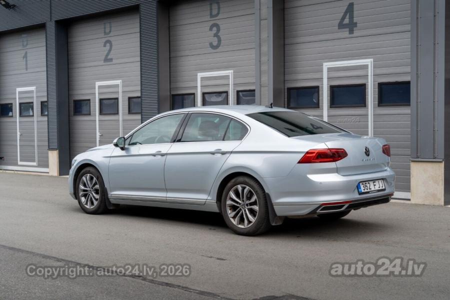 Pelēks Volkswagen Passat 2023 Tallina, ar dzinēja tilpumu 1.50 L un nobraukumu 43 tūkst. km par 27900 €, foto 3 vietnē AUTOMOTO.COM.LV